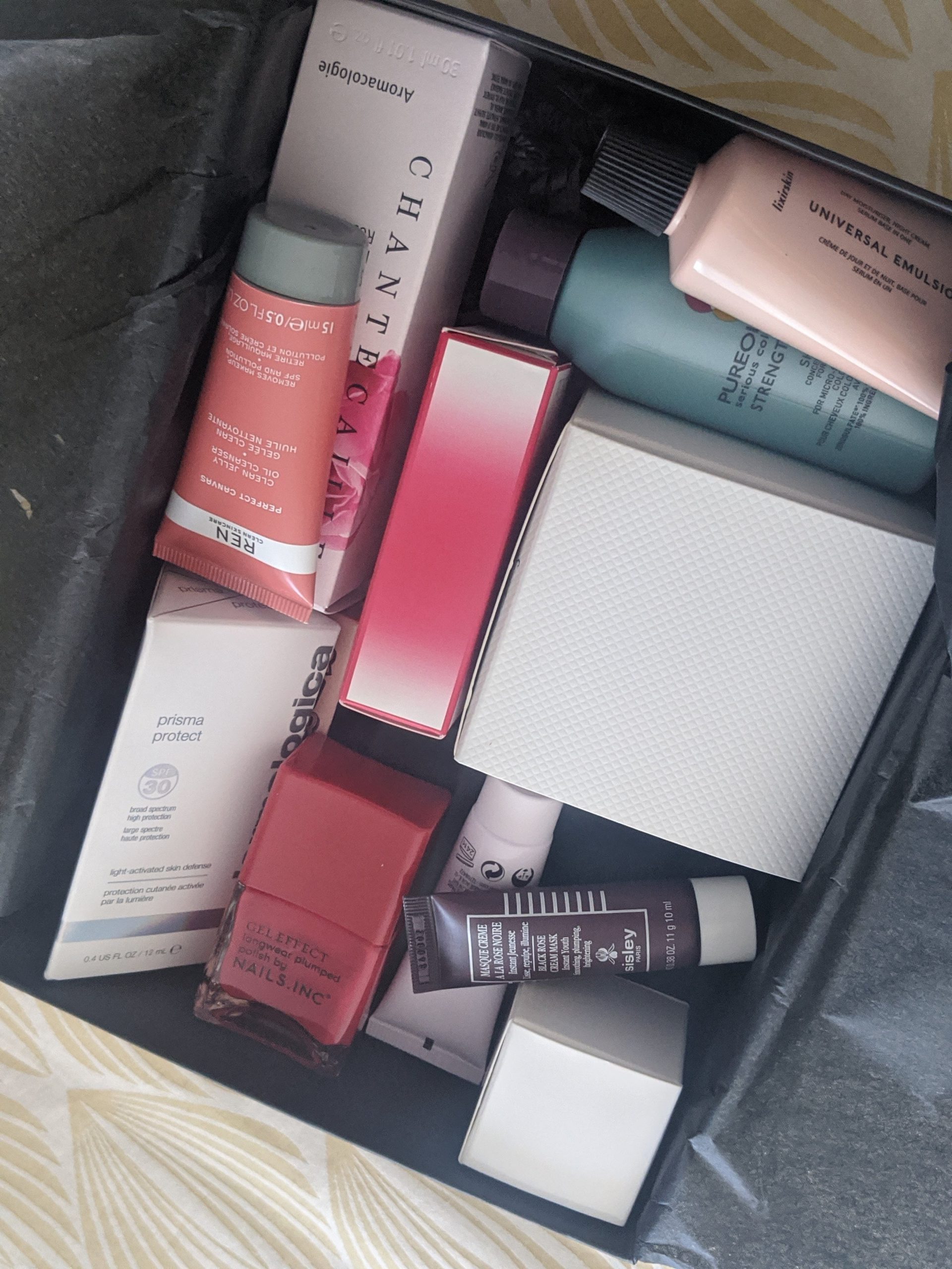 Lets take a Look Inside...Harpers Bazaar Beauty Box 2020 - A Cup of Me
